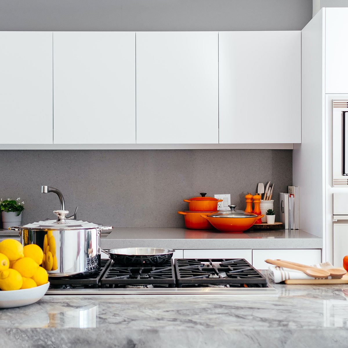 Clearance Kitchen Plasticware - Party Supplies