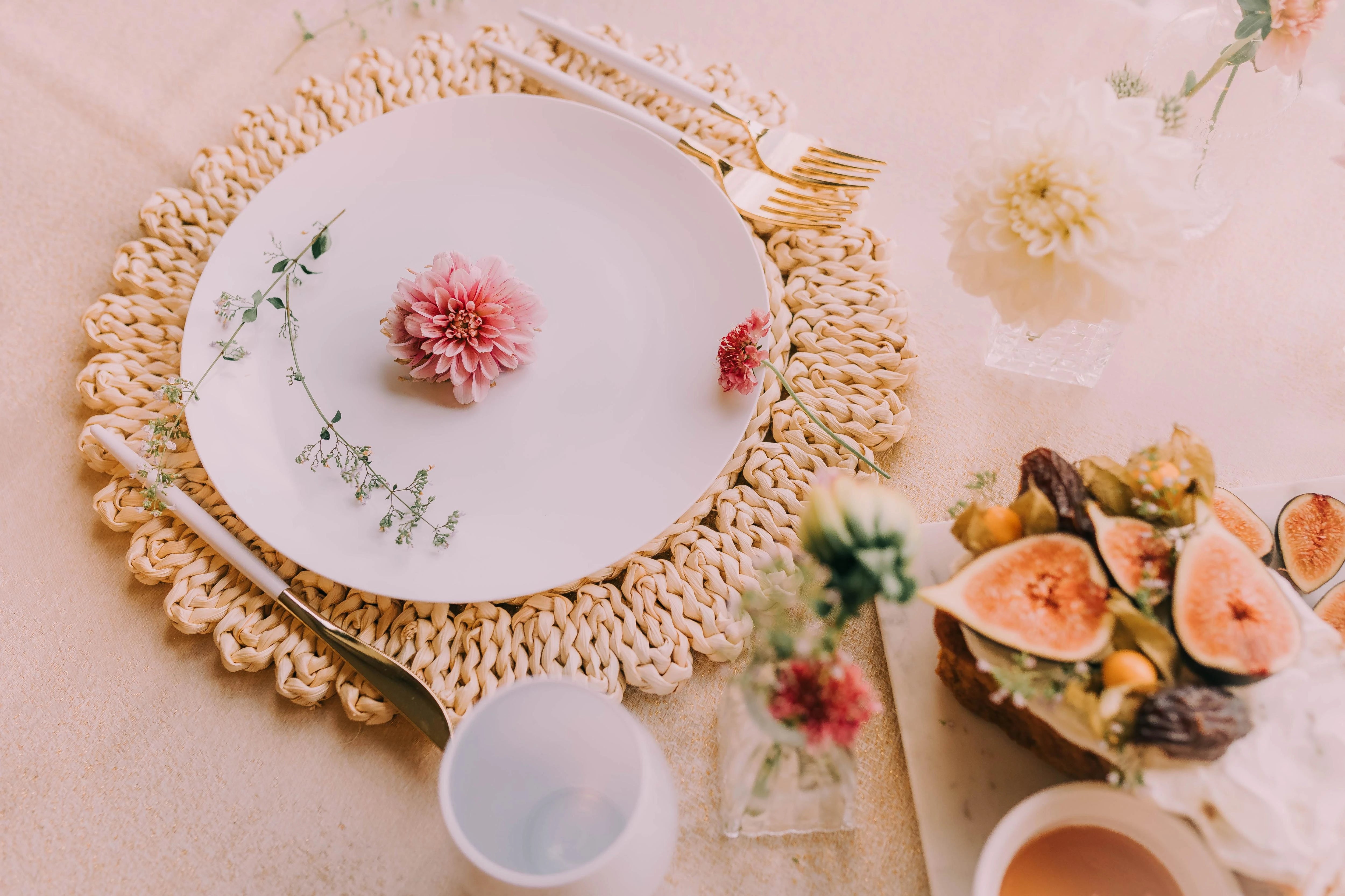 8" Elegant Dinner Plates